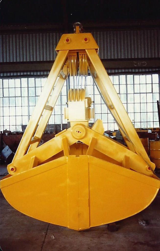 Material Grabs - Clamshell Grabs - Condra